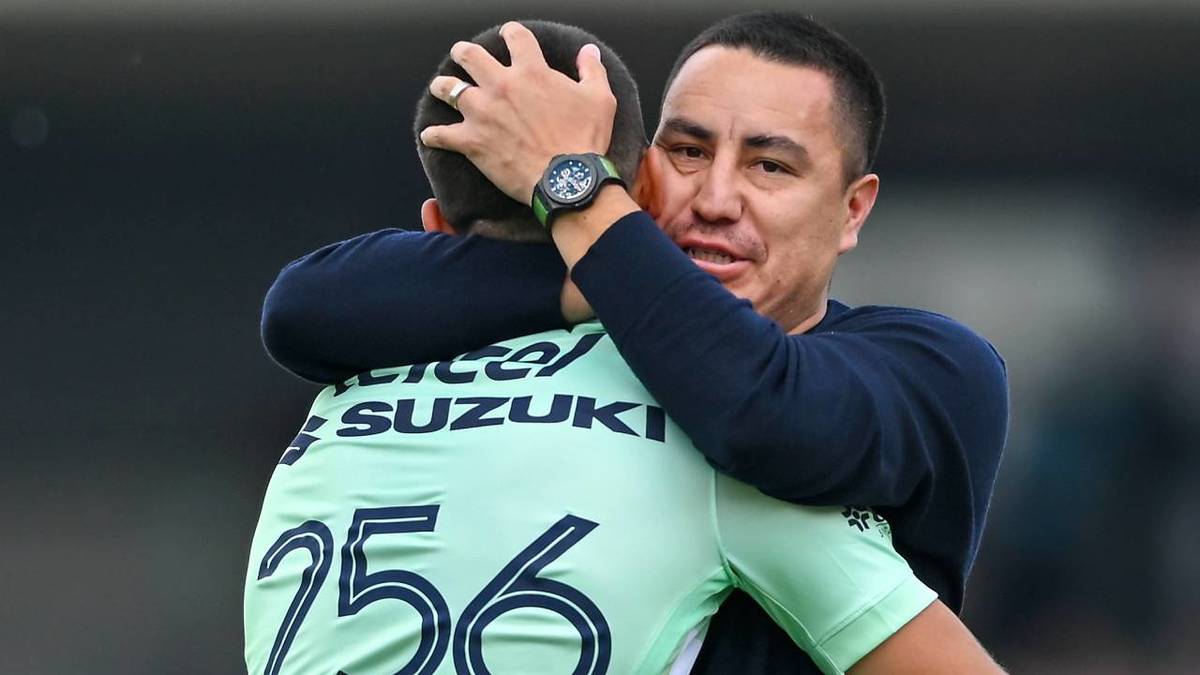 Efraín Juárez da la cara y defiende a Rodrigo Parra por nuevos errores