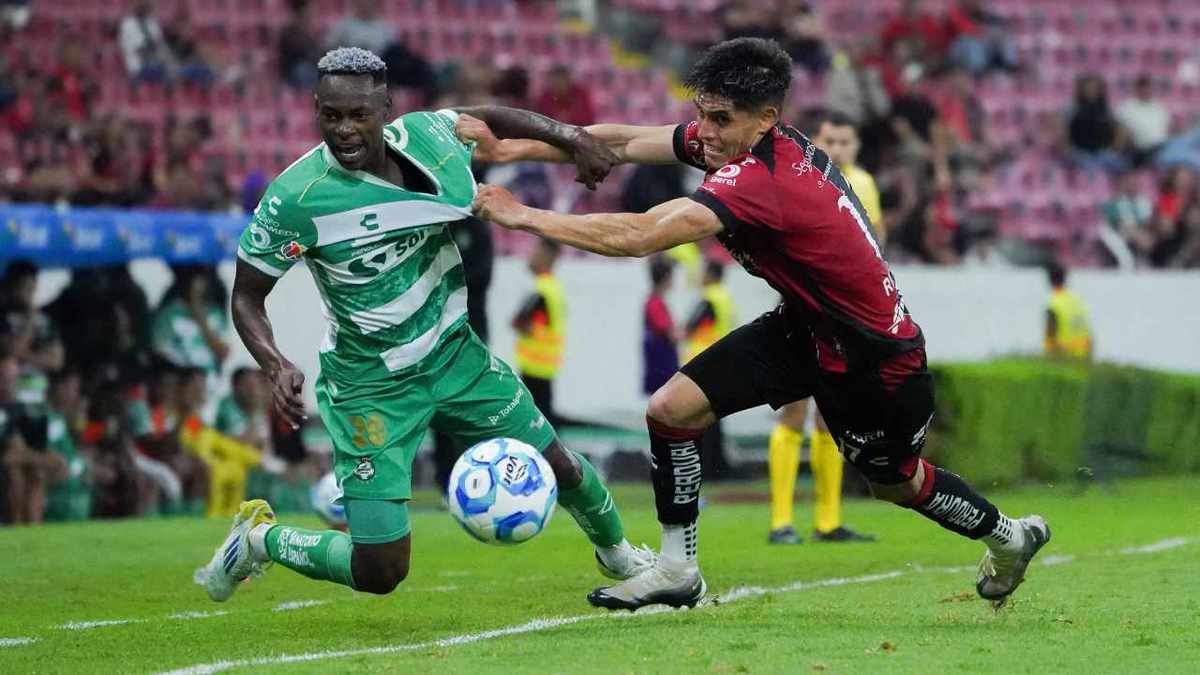 Atlas y Santos Laguna igualan en un partido emocionante