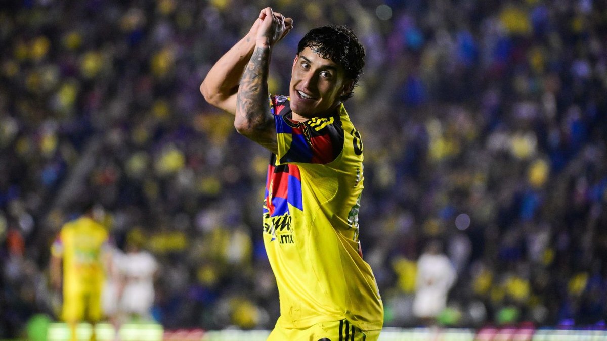 Alejandro Zendejas se luce con golazo en Clásico Capitalino