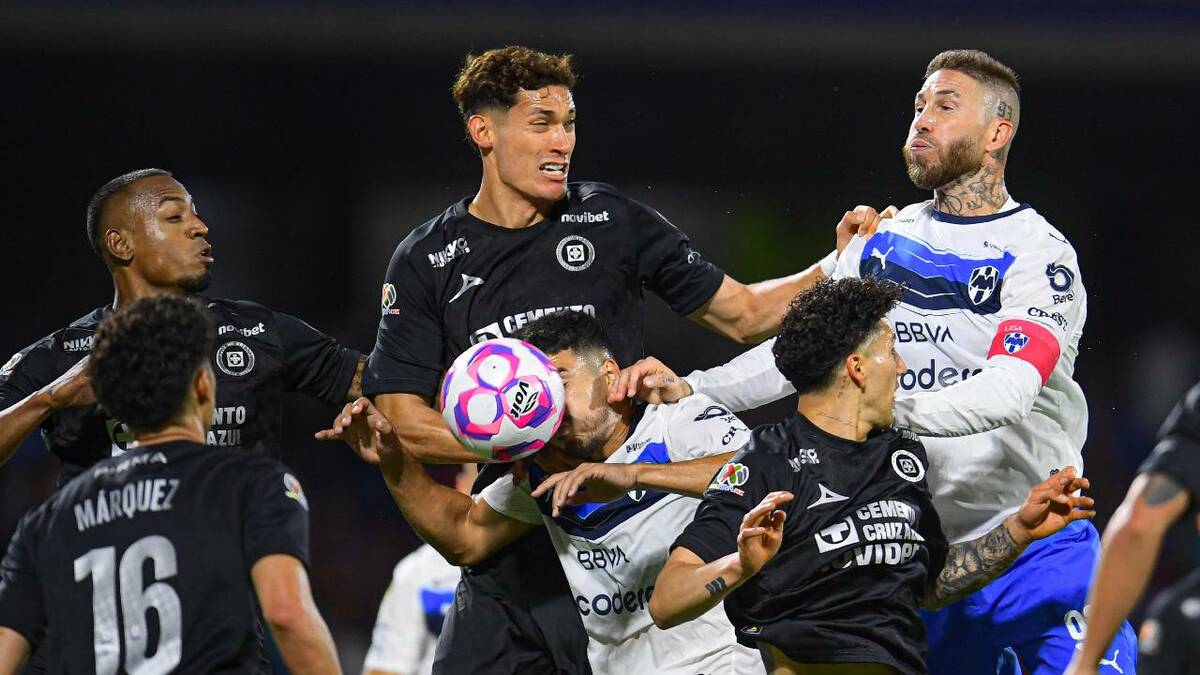 Resumen del partido Cruz Azul vs Monterrey (2-0)