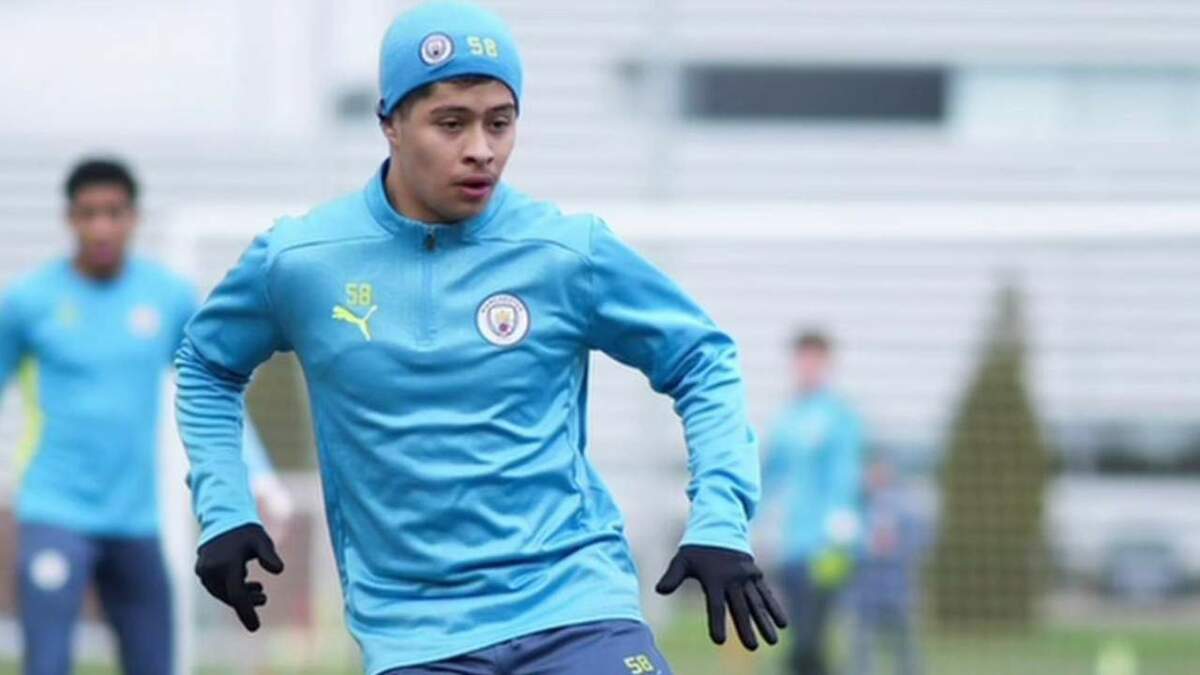 Alex Alcalá dejará la academia del Manchester City y llegará a Liga MX