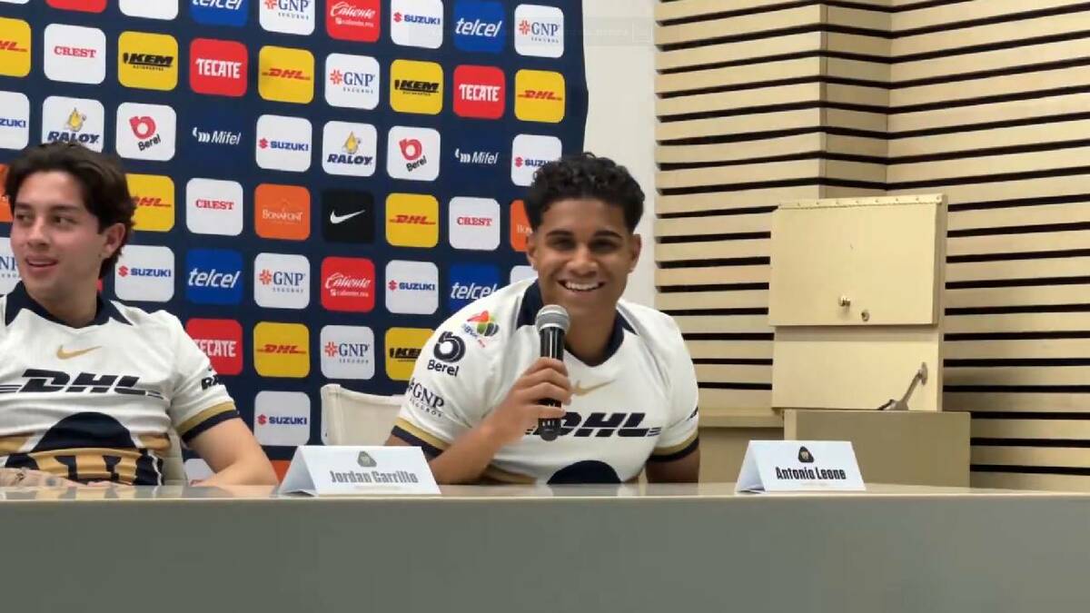 Tony Leone protagoniza divertido momento en su presentación con Pumas