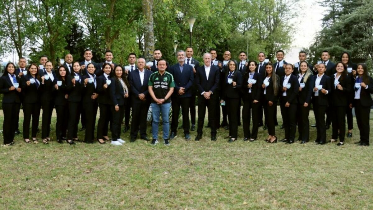 Árbitros mexicanos reciben su gafete FIFA
