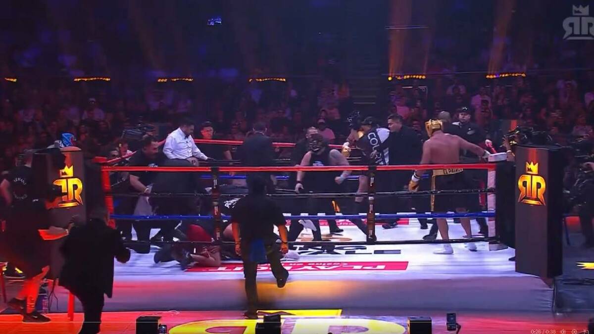 Pelea de Alberto El Patrón vs Chuy Almada termina en campal