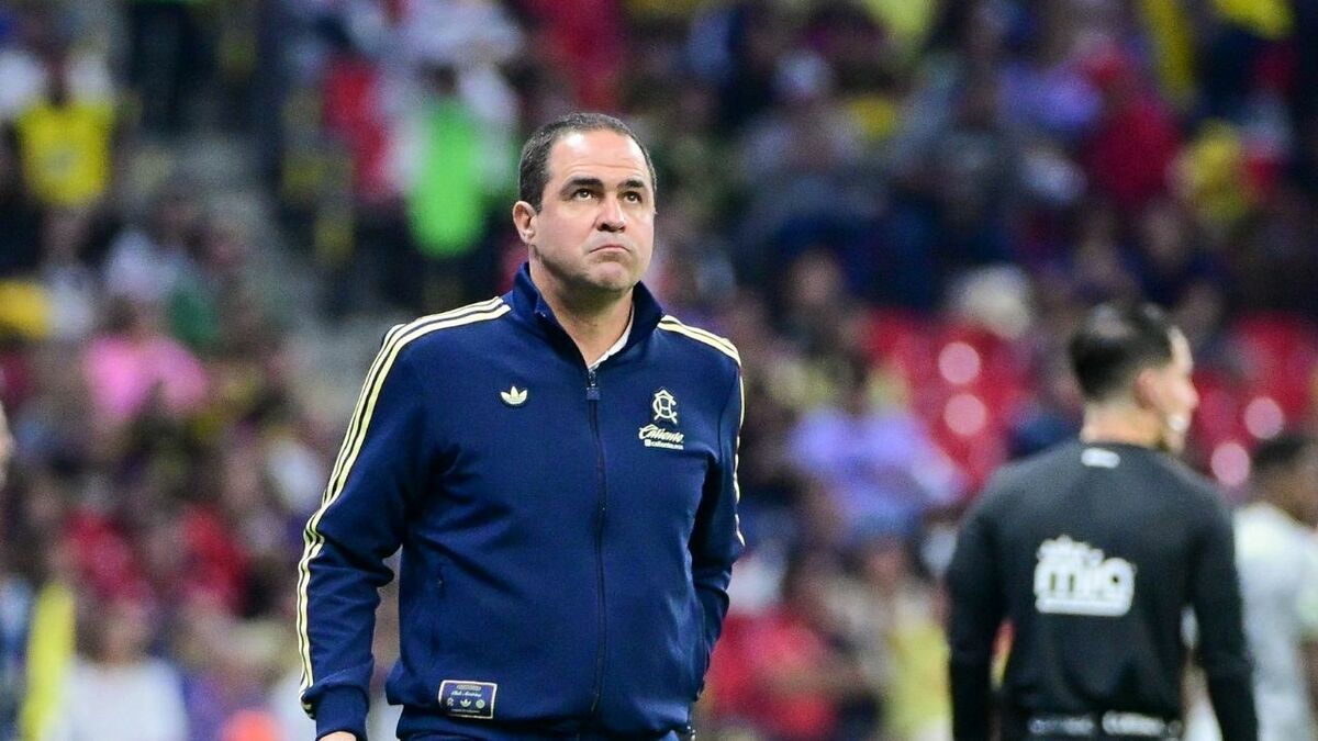 André Jardine sobre penal de Veiga: 'Debió pegarle de forma distinta'